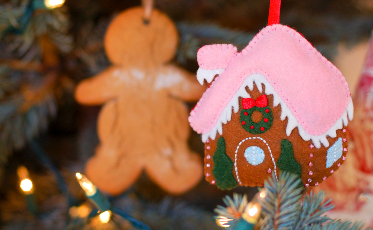 Felt Gingerbread House Ornament | Imagine Our Life